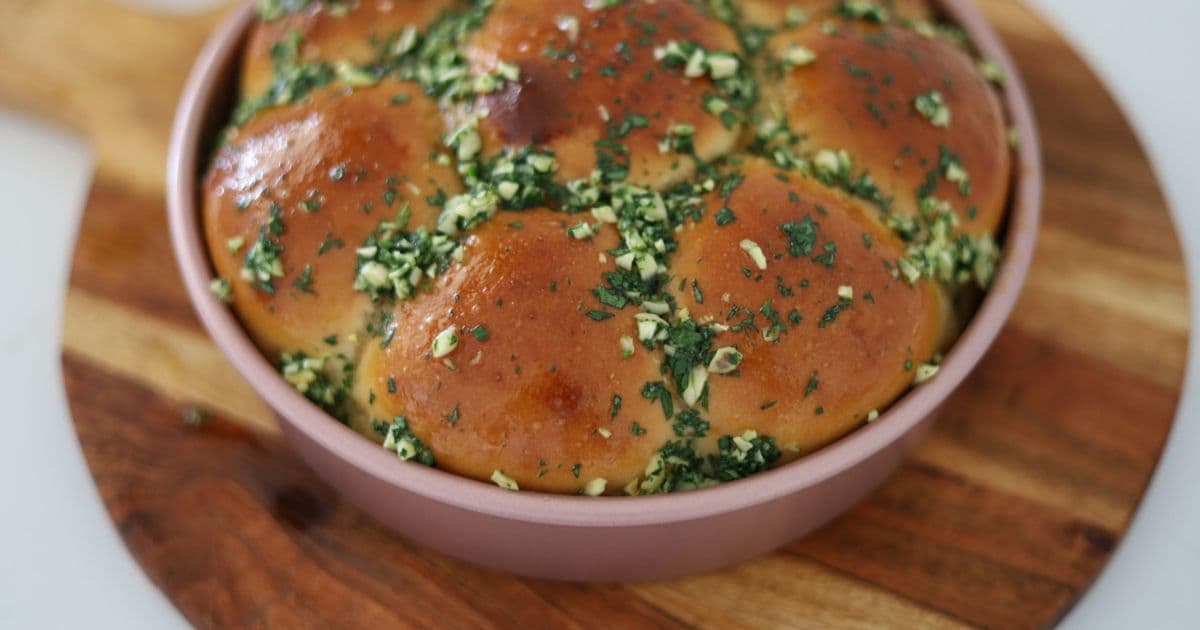 Sourdough Pampushky [Ukrainian Garlic Bread with Sourdough Starter ...