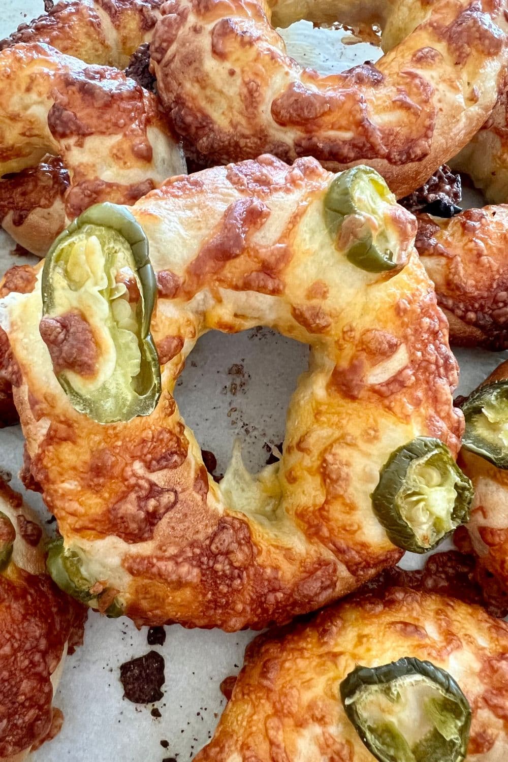 Jalapeño Cheddar Sourdough Bagels - The Pantry Mama
