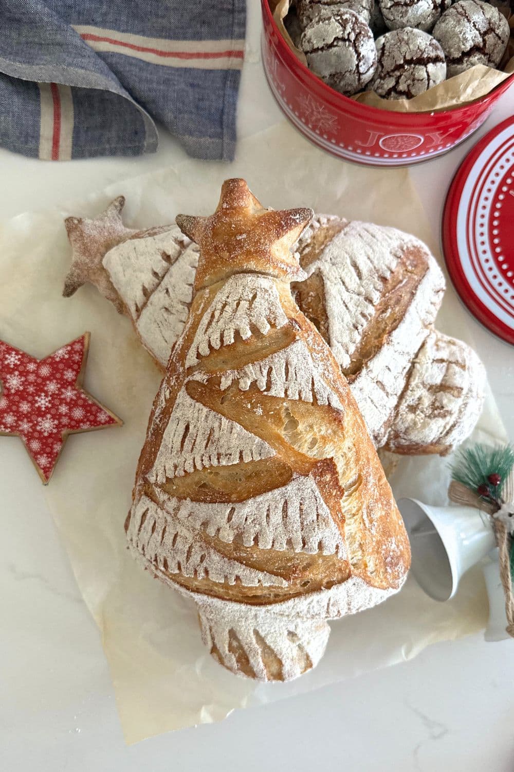 How To Shape A Christmas Tree Sourdough Bread [Easy Scoring] - The ...